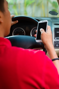 The Dangers of Distracted Driving in Mineola, NY